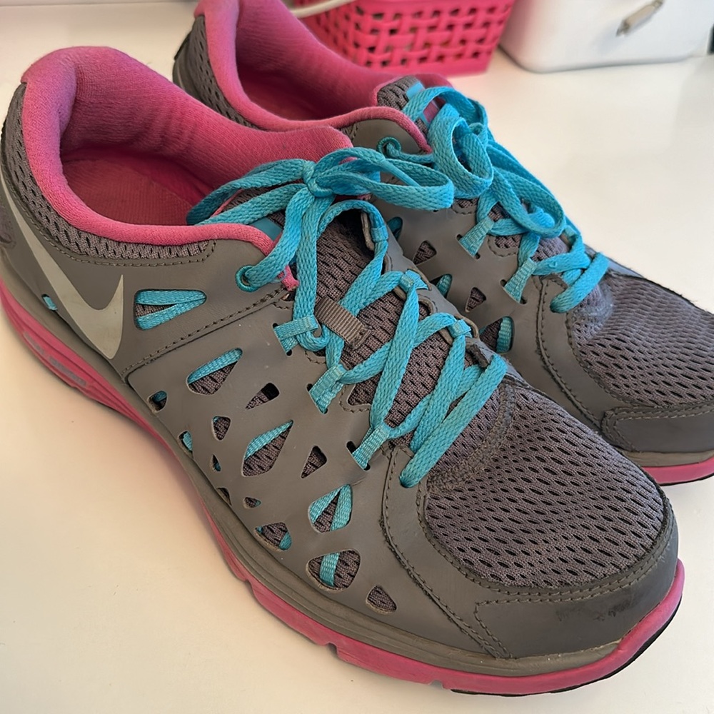 Grey Color Nike Gym Shoes - Gem